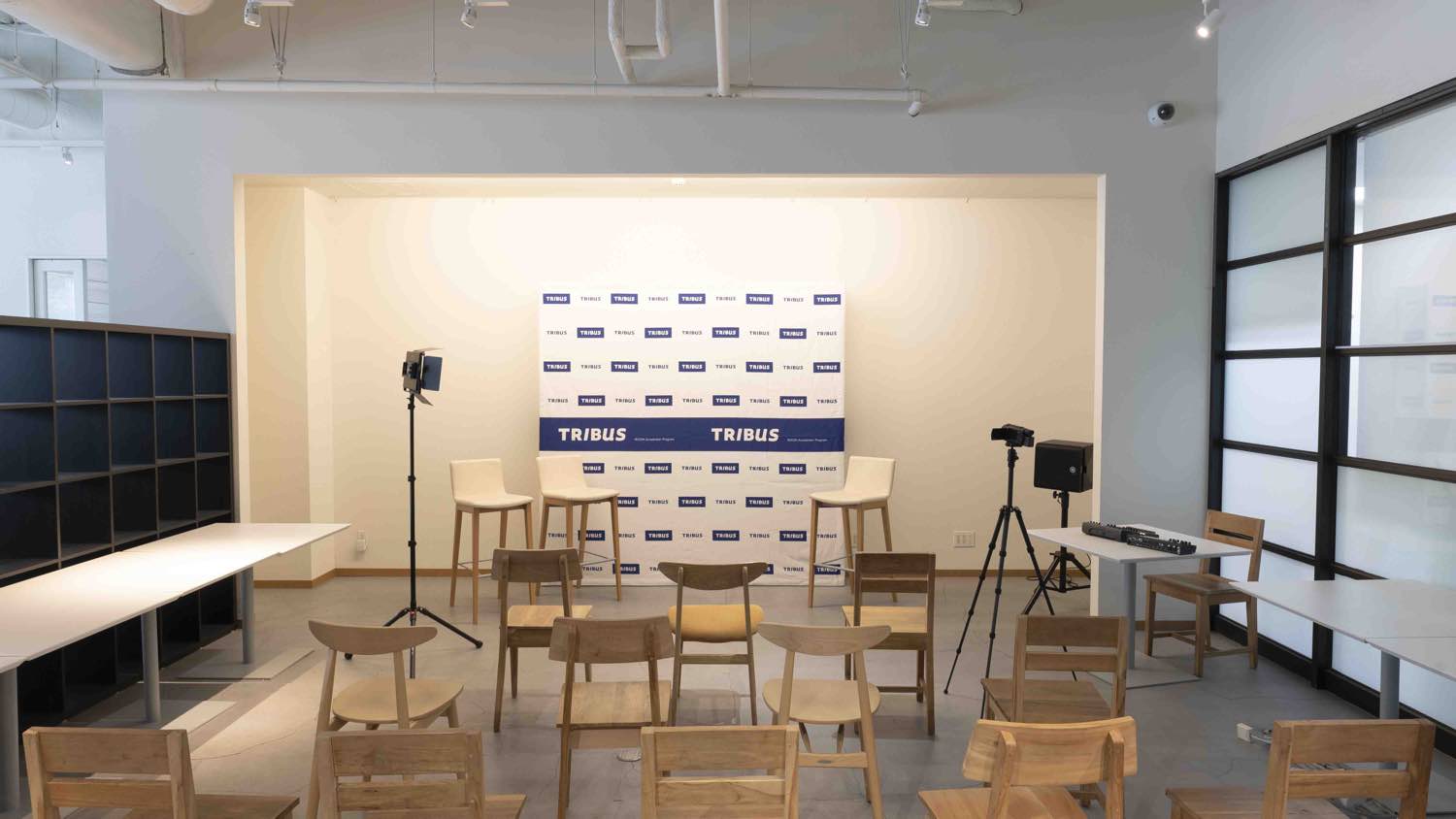 リコー イノベーションを生み出す社内外起業家との共創空間「TRIBUSスタジオ」オープン - OAライフ